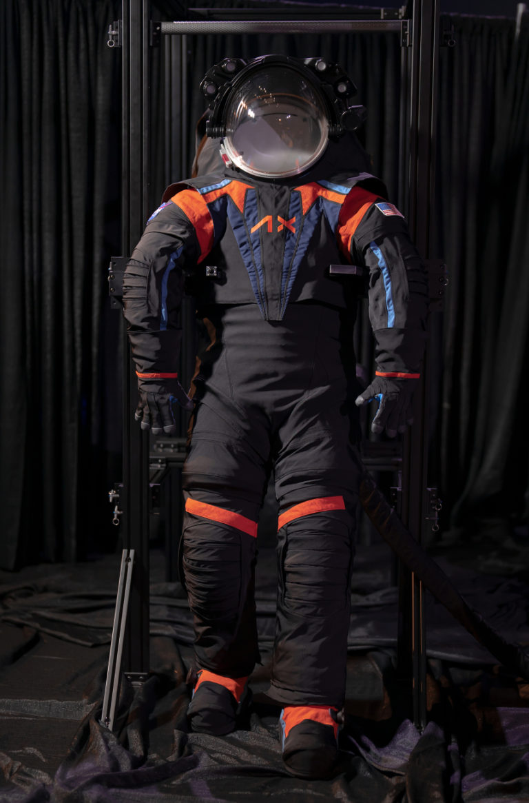 NASA onthult nieuw ruimtepak voor maanlanding - KIJK Magazine