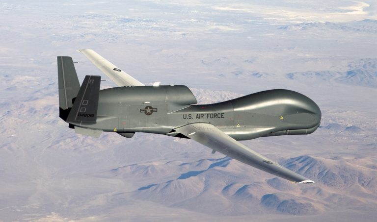 Deze vijf militaire vliegtuigen verpletterden records - KIJK Magazine